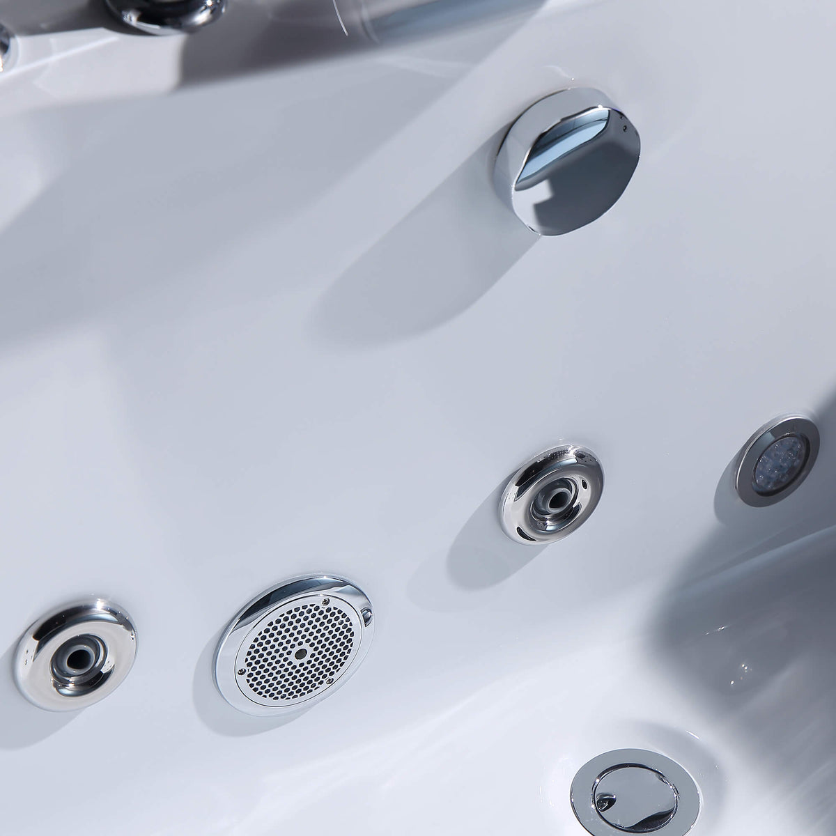 Luxurious Escape: Modern Jetted Tub with Light | Empava 67JT408LED